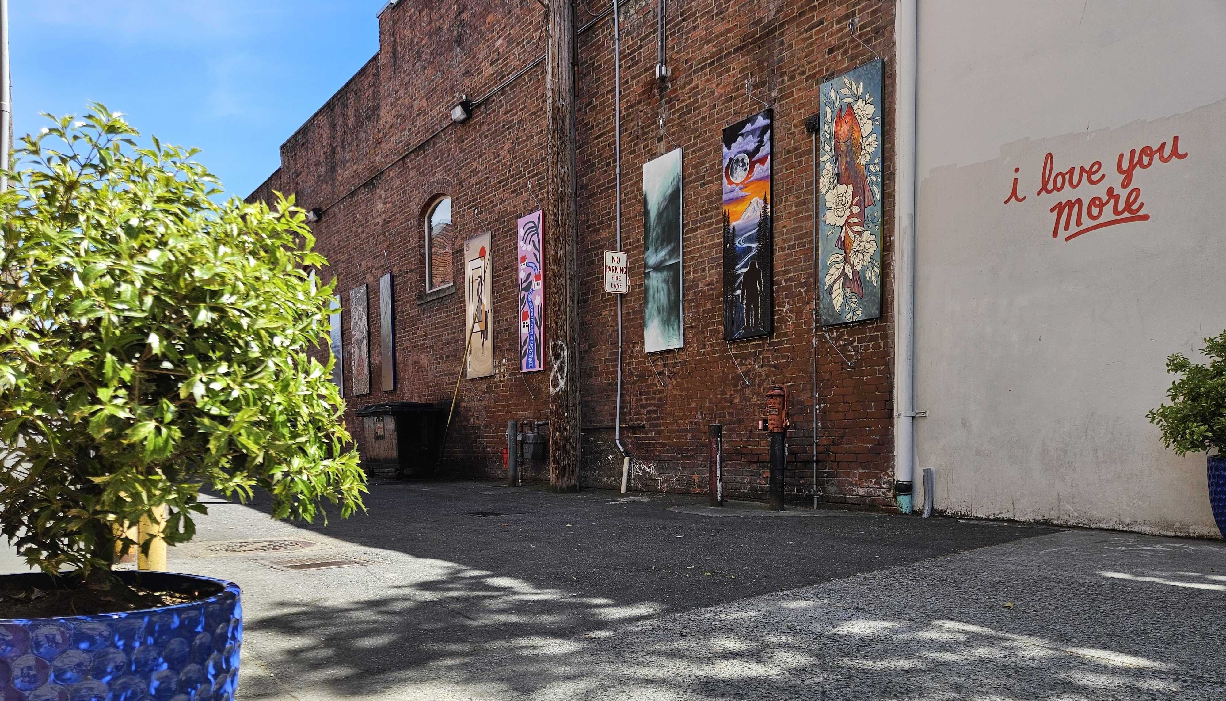 Gallery Alley Door Auction