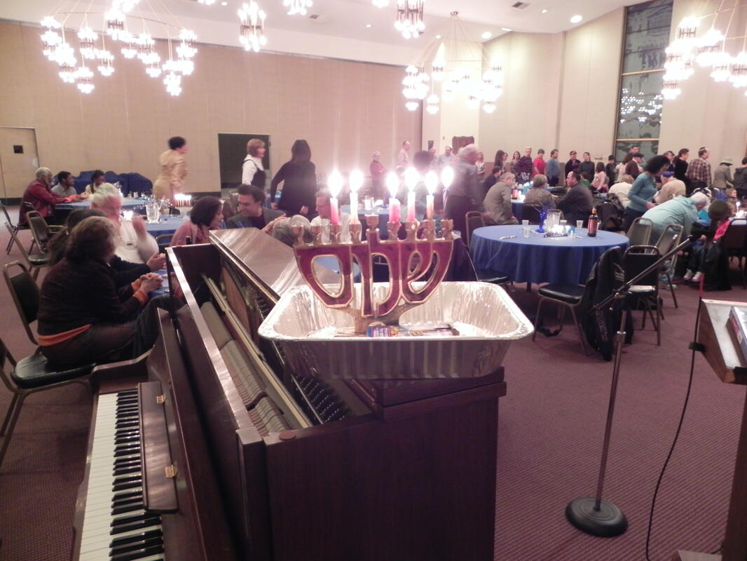 Chanukah Celebration and Dinner | Congregation Kneseth Israel