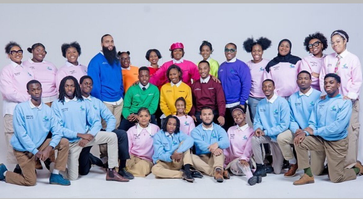 PACE BAND Featuring TRUMPET CHICS IN PARIS!