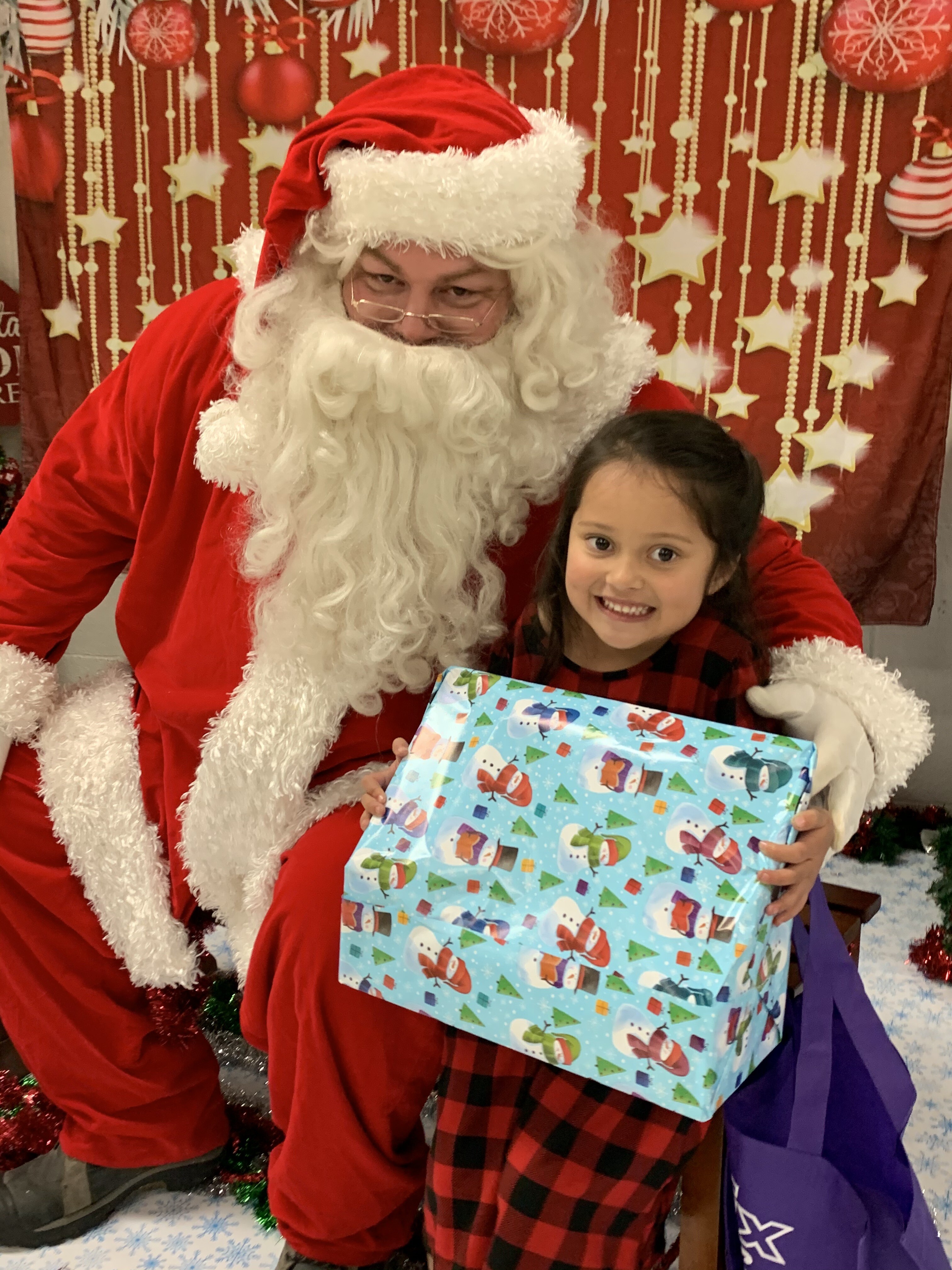 Fill Santa's Sleigh for Homeless Keiki