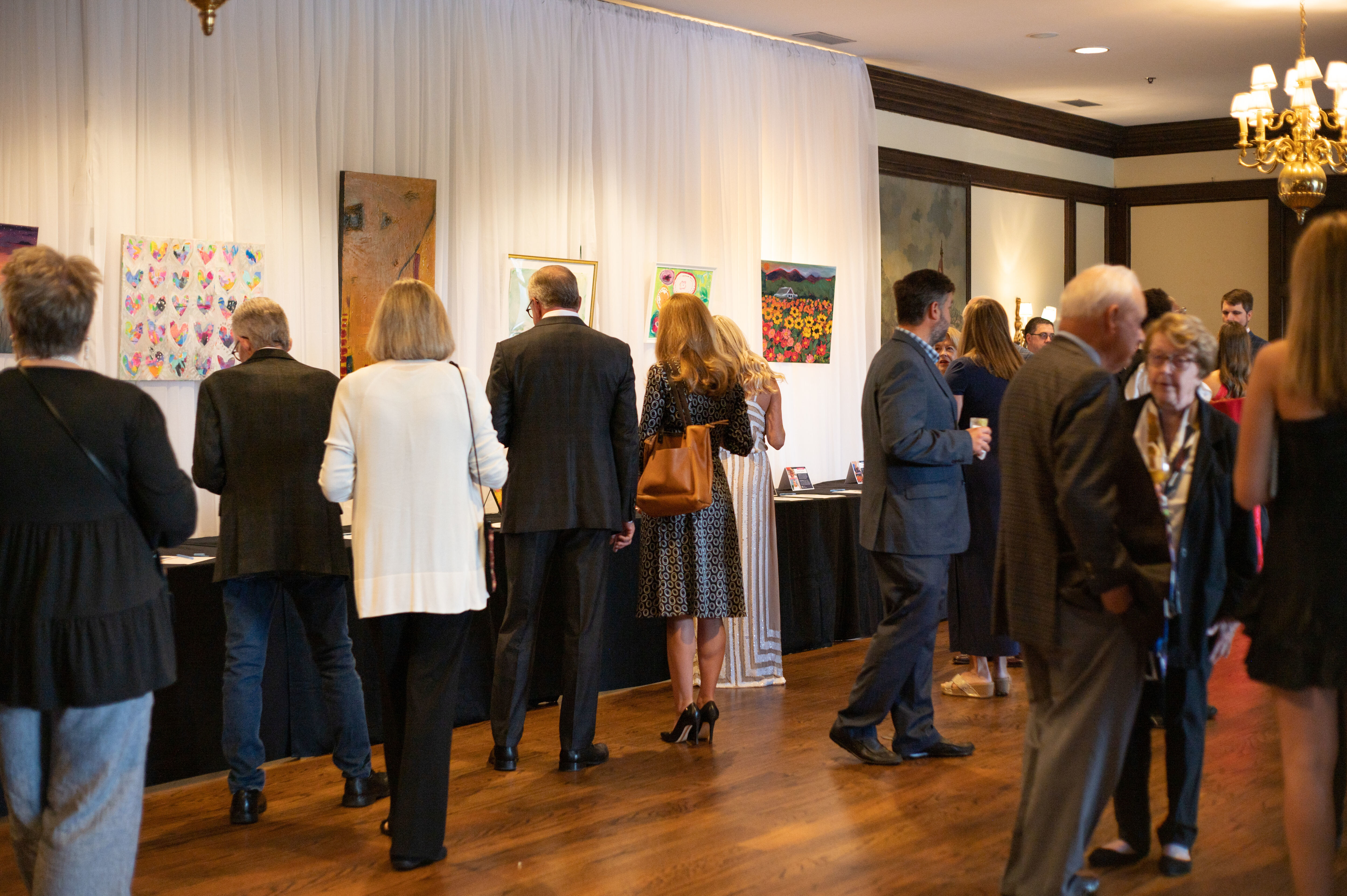 Auction – Dinnertainment Art Auction