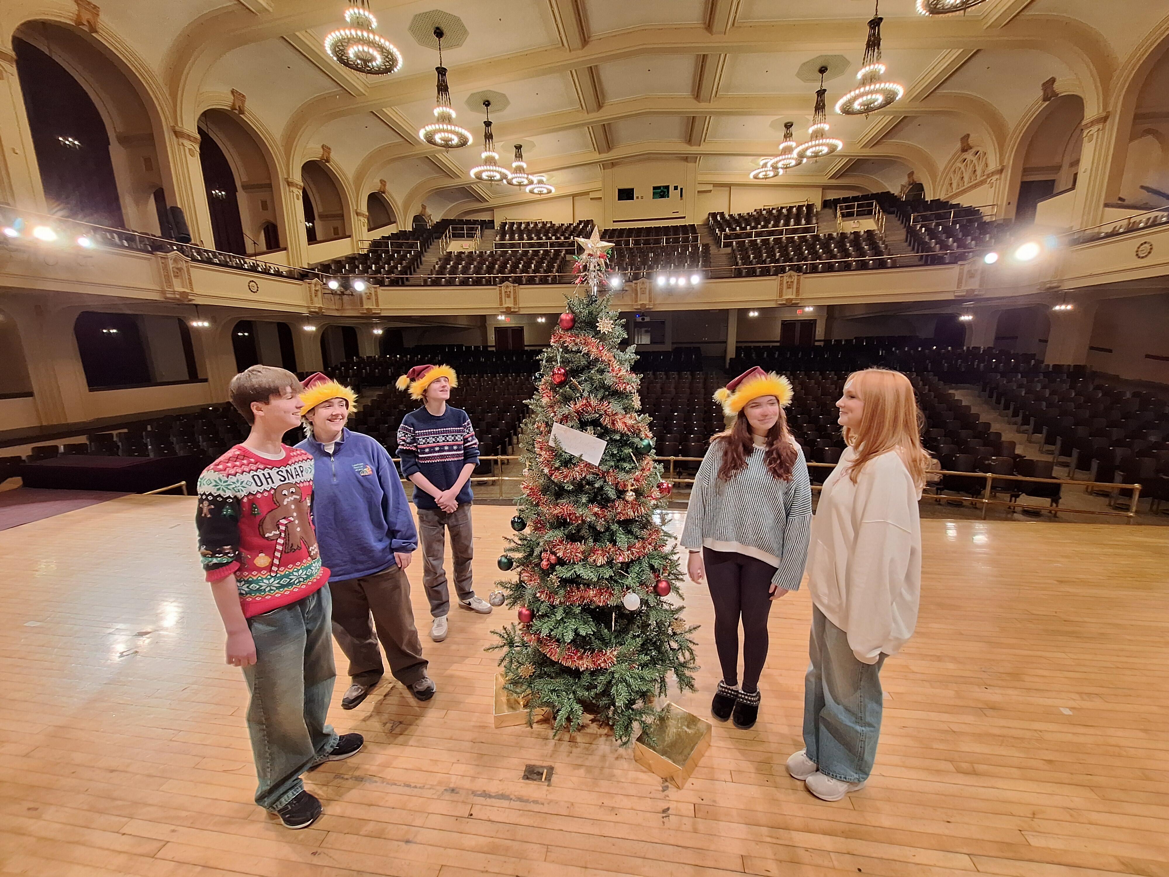 Holiday Spirit | Duluth Denfeld Fine Arts Booster