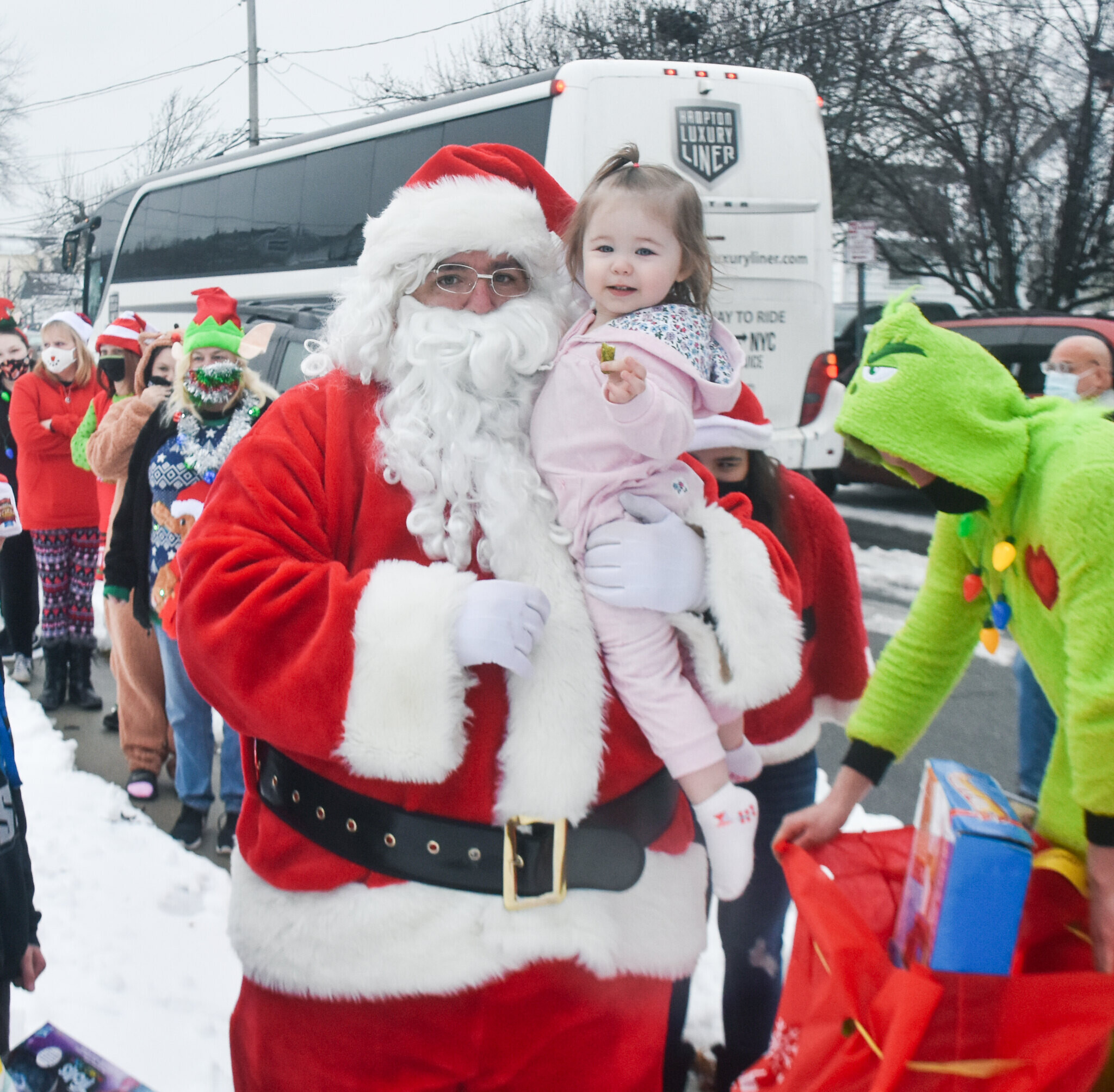 HoLiDAY CHEER BUS SPONSORSHiPS | KiDS NEED MoRE