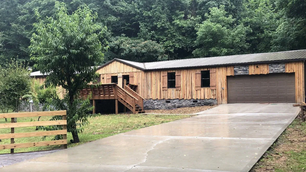 7 Day/6 Night Smoky Mountains Cabin Retreat - sleeps 10!